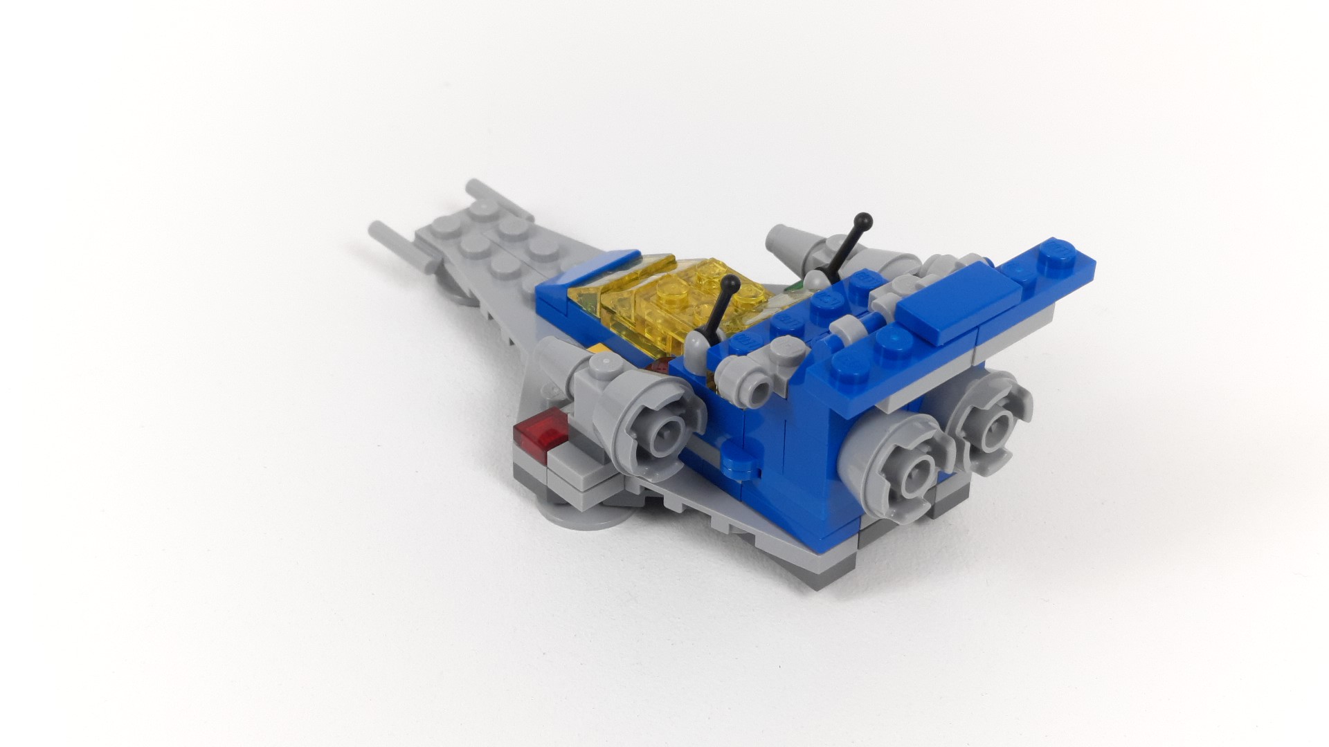 Review zu LEGO Classic Space 11910 – Micro-Scale Space Cruiser ...